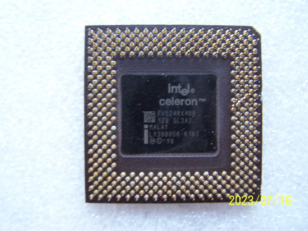Bardzo stary czarny procesor Intel Celeron | Tarnobrzeg | Licytacja na ...