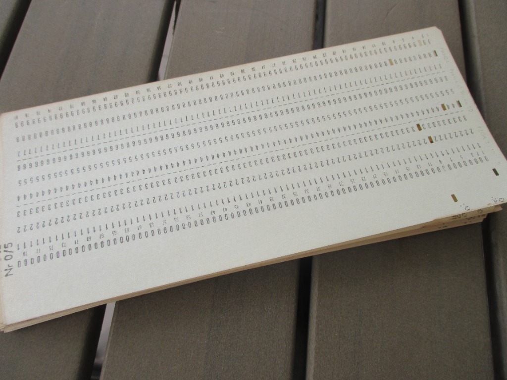 KARTY PERFEROWANE KOMPUTER ODRA LATA 70 PRL | Zaręby | Licytacja na ...