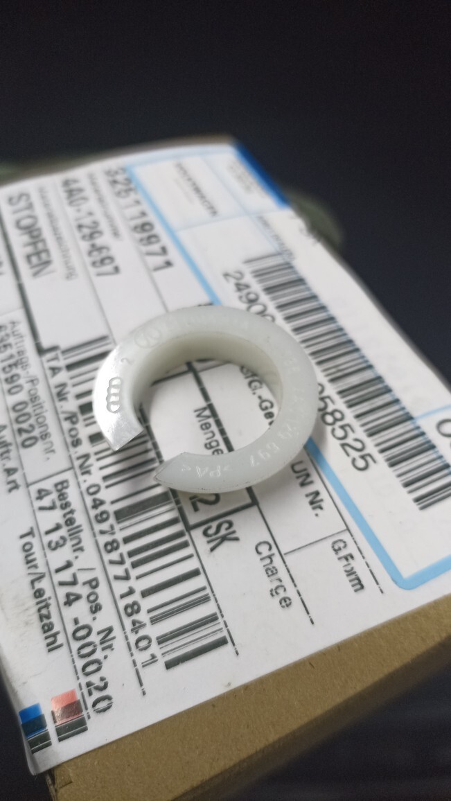 Audi Zaślepka tulejka 4A0129697 obudowa filtra | Leźno | Ogłoszenie na ...