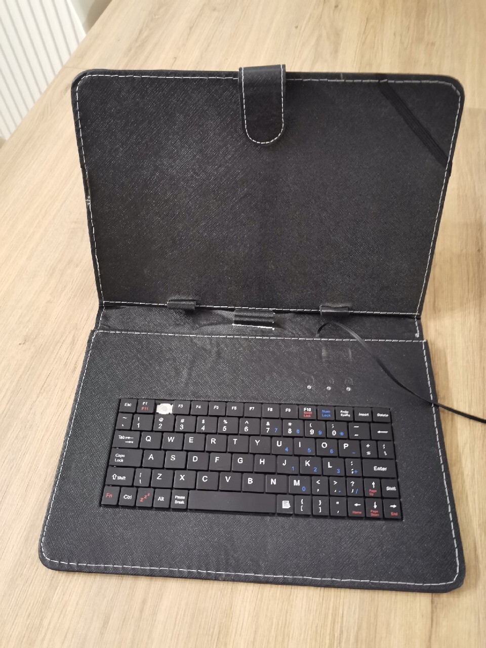 podstawka, etui składane pod tablet 10 cali | GOSTYNIN | Kup teraz na ...