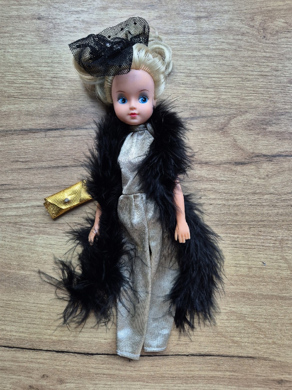 Lalka stara Fleur vintage lata 80 sygnowana ubranko torebka pióra ...