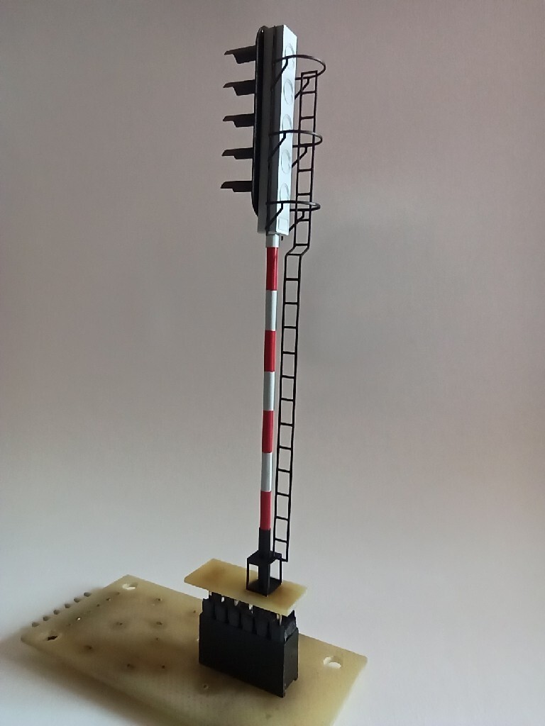 Semafor 5 komorowy PKP - semafory H0 HO | Wrocław | Licytacja na ...