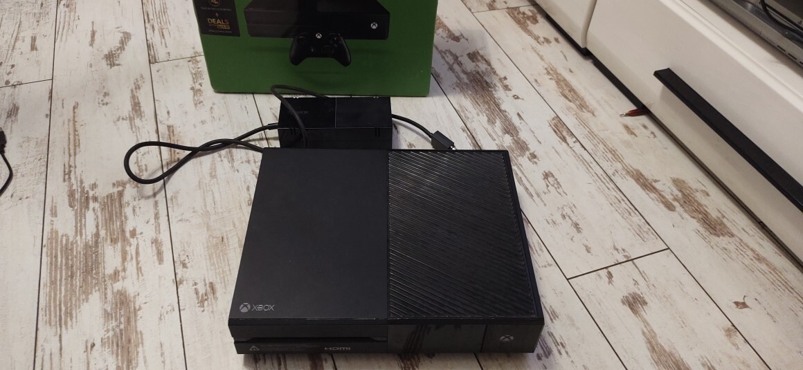 Xbox one FAT + pudełko + zasilacz | Bytom | Licytacja na Allegro Lokalnie