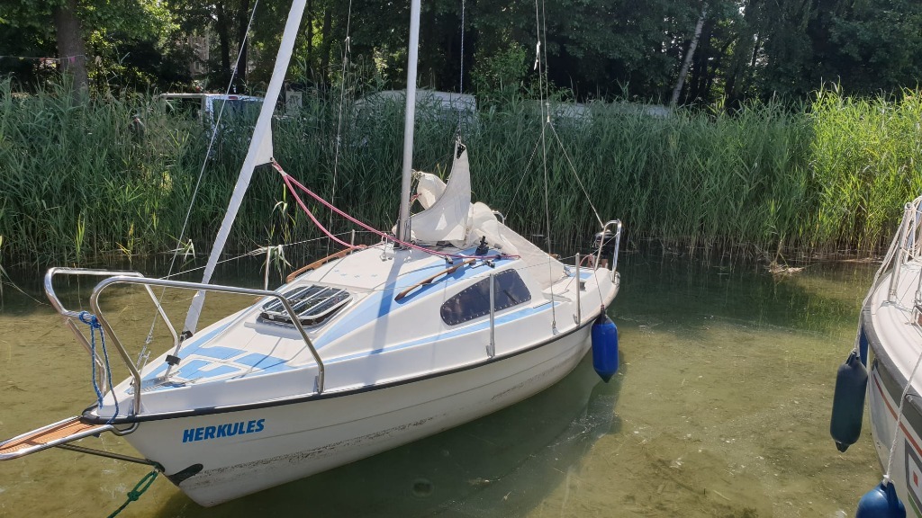 Jacht BEZ 4 z przyczepą i silnikiem, garażowany | Niesulice ...