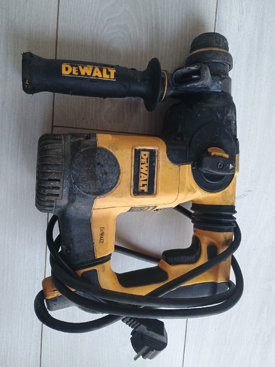 MŁOTOWIERTARKA DEWALT D25323 | Mochowo-Parcele | Kup teraz na Allegro ...
