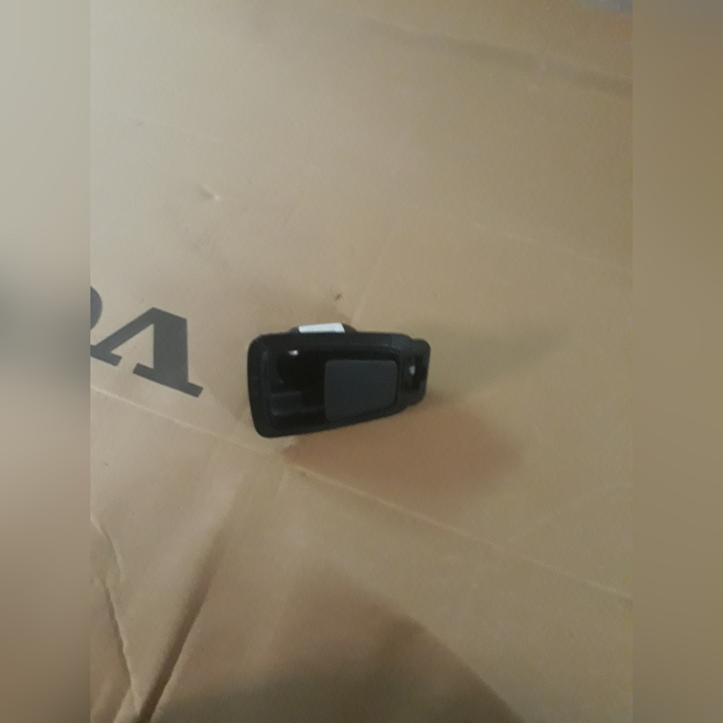 Uchwyt do zwalniajacy pokrywe silnika 31651260 | Dębe Wielkie | Kup ...