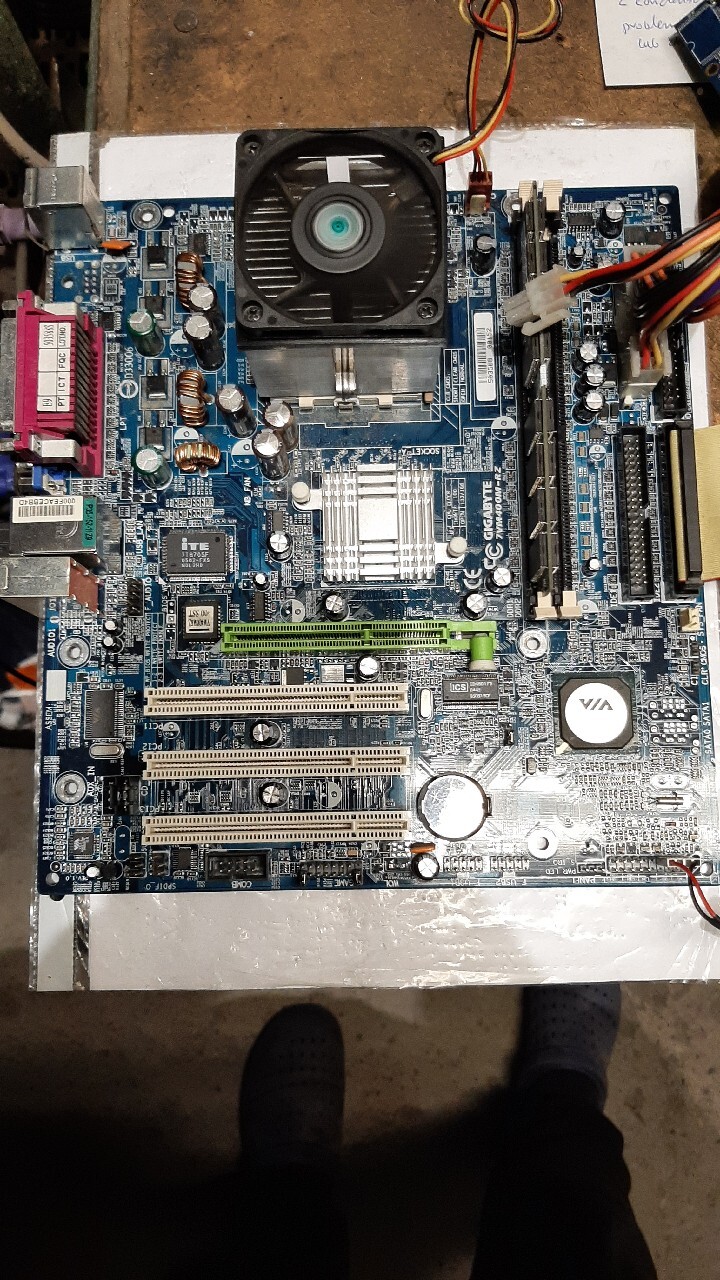 Retro płyta główna Gigabyte socket A 462 7VM400MRZ procesor i ram ...