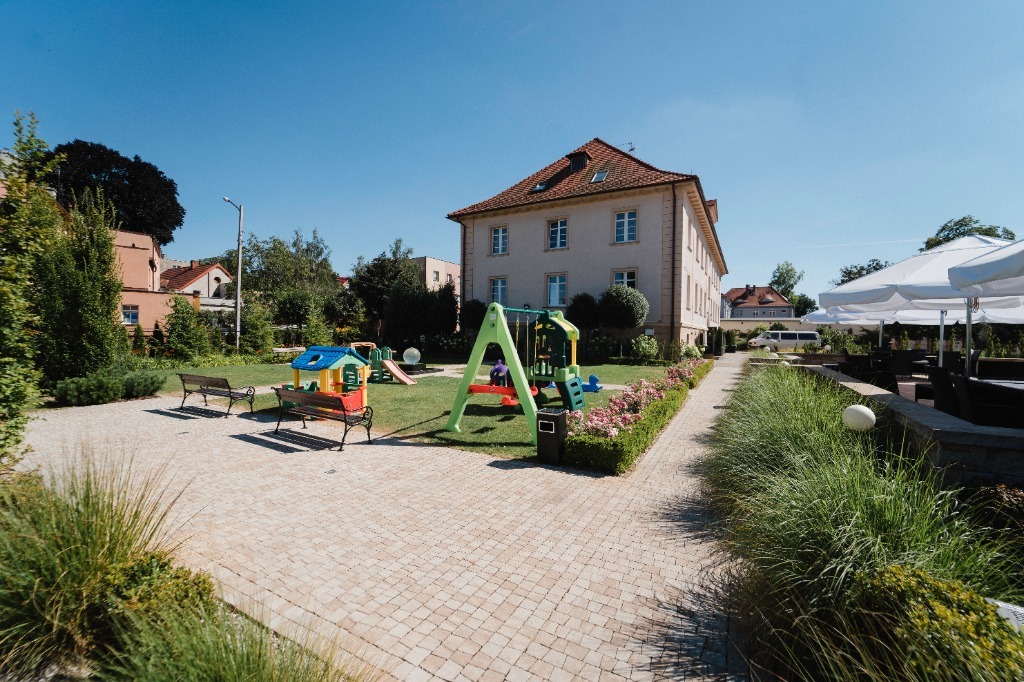 Zalew, basen, hala, stadion, trasy, ścieżki | Milicz | Kup teraz na ...