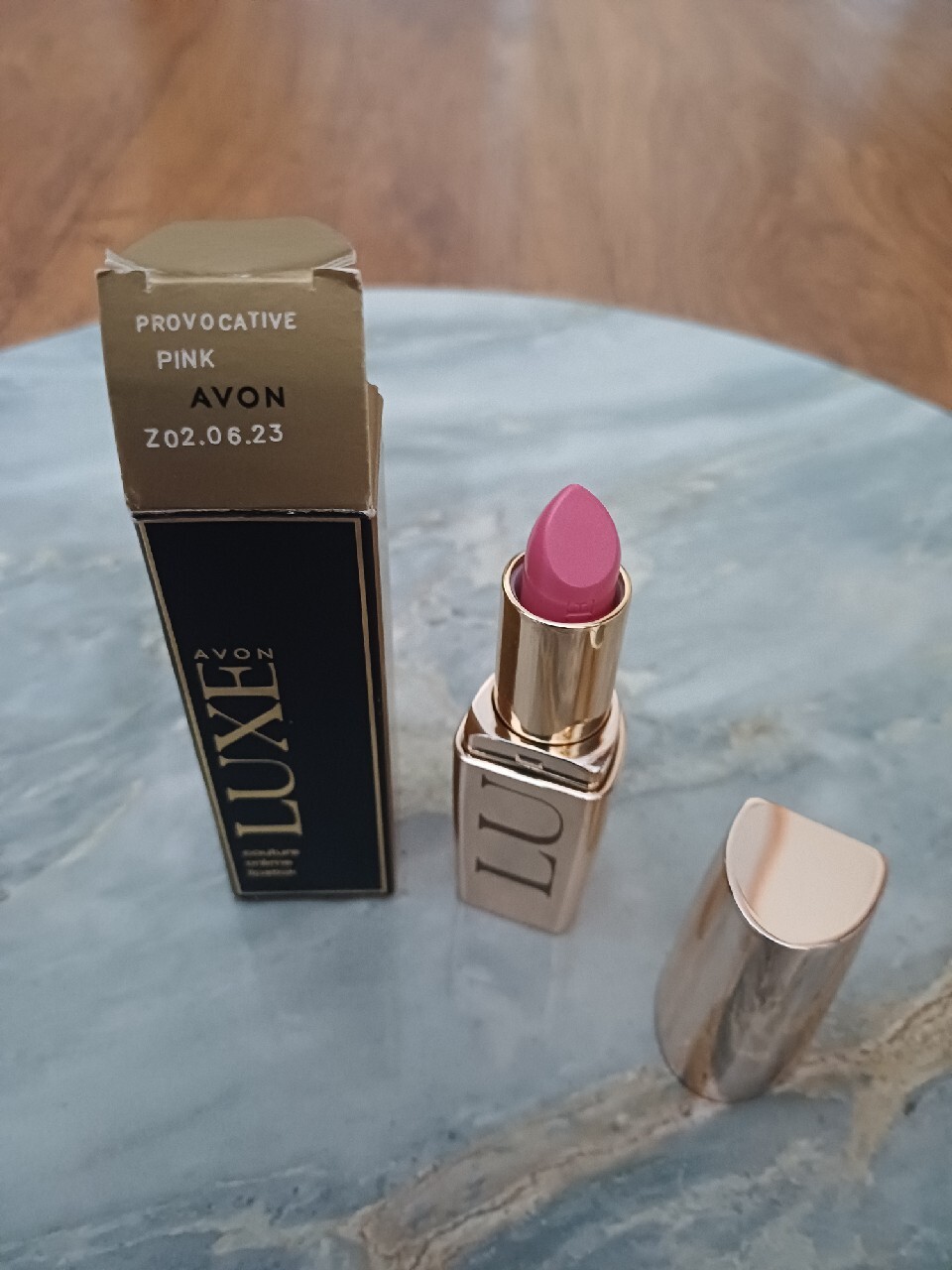 Pomadki Luxe Avon - Niska cena na Allegro.pl