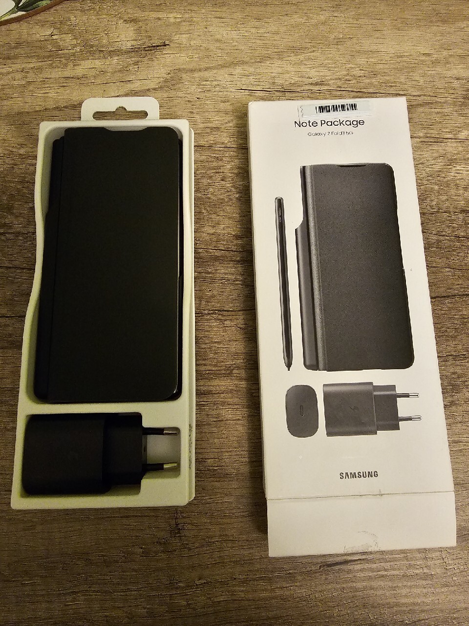 Etui Samsung Z Fold 3 z rysikiem i ładowarką | Ruda Śląska | Kup teraz ... Etui Samsung Z Fold 3 z rysikiem i ładowarką | Ruda Śląska | Kup teraz ...