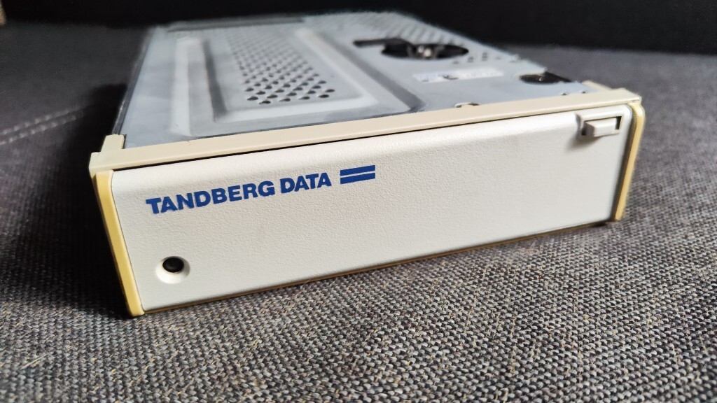 Wewnętrzny napęd Streamer TANDBERG DATA SLR5 | Łódź | Kup teraz na ...