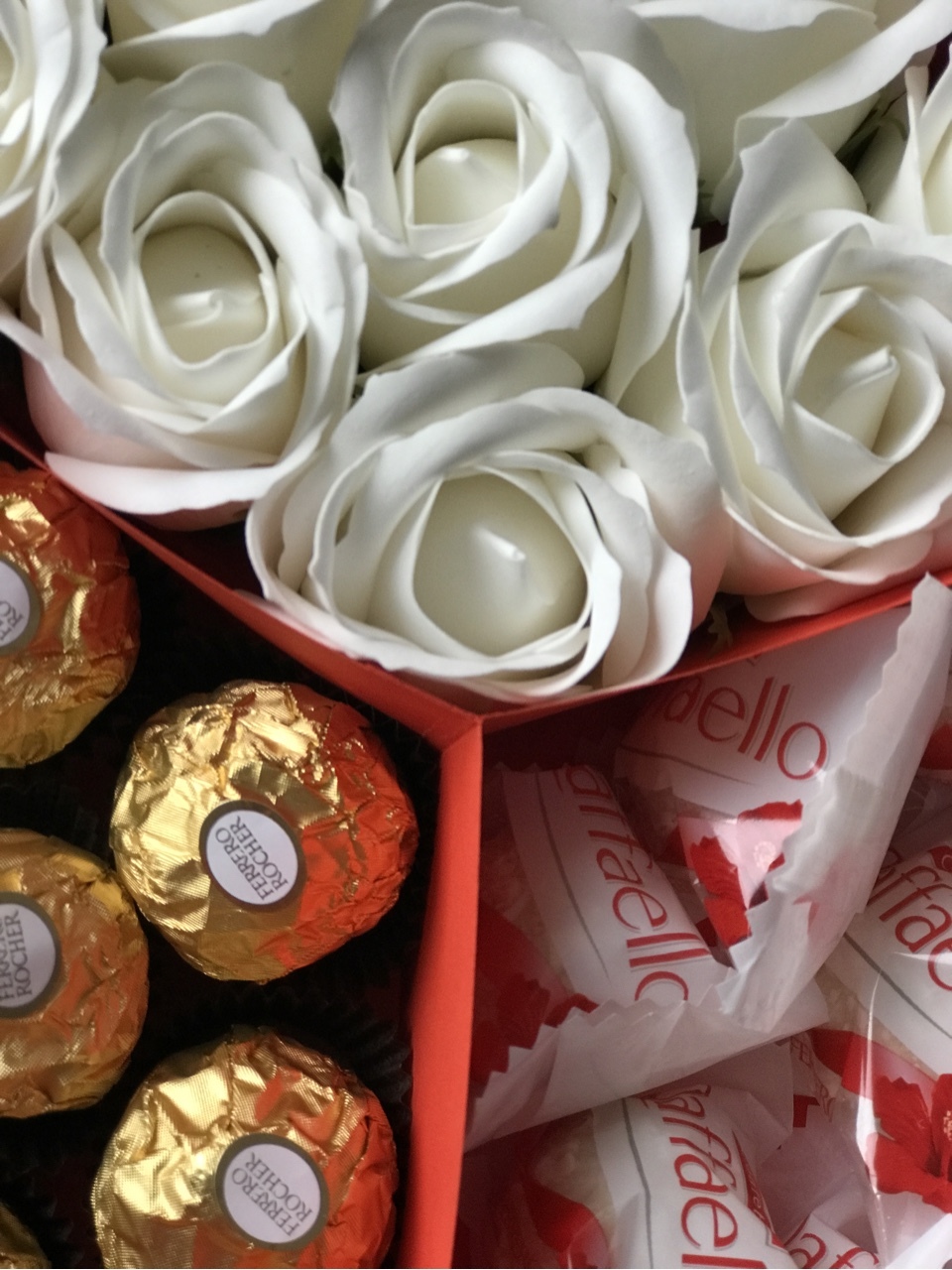 Flowerbox Ferrero Raffaello Prezent na Walentynki | Jaworzno | Kup ...