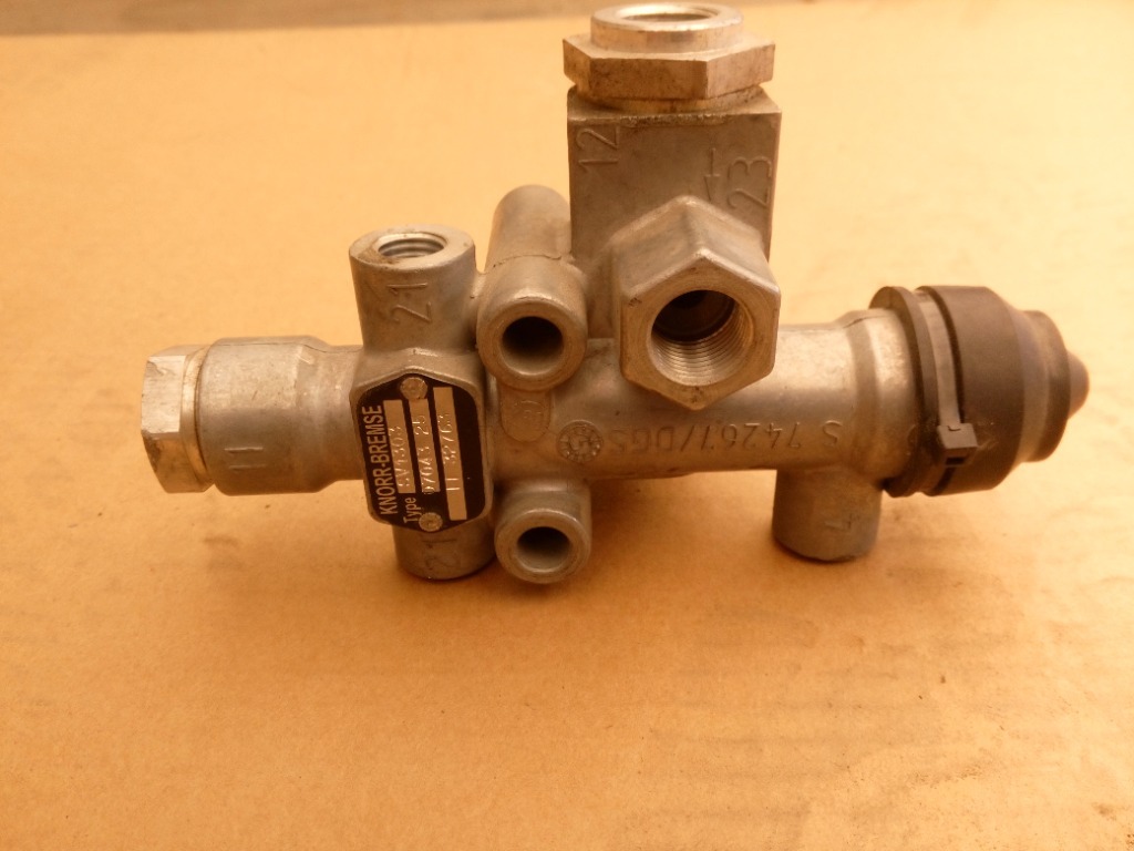 Zawór poziomowania poduszek KNORR-BREMSE SV 1303 | Bolesławiec | Kup ...