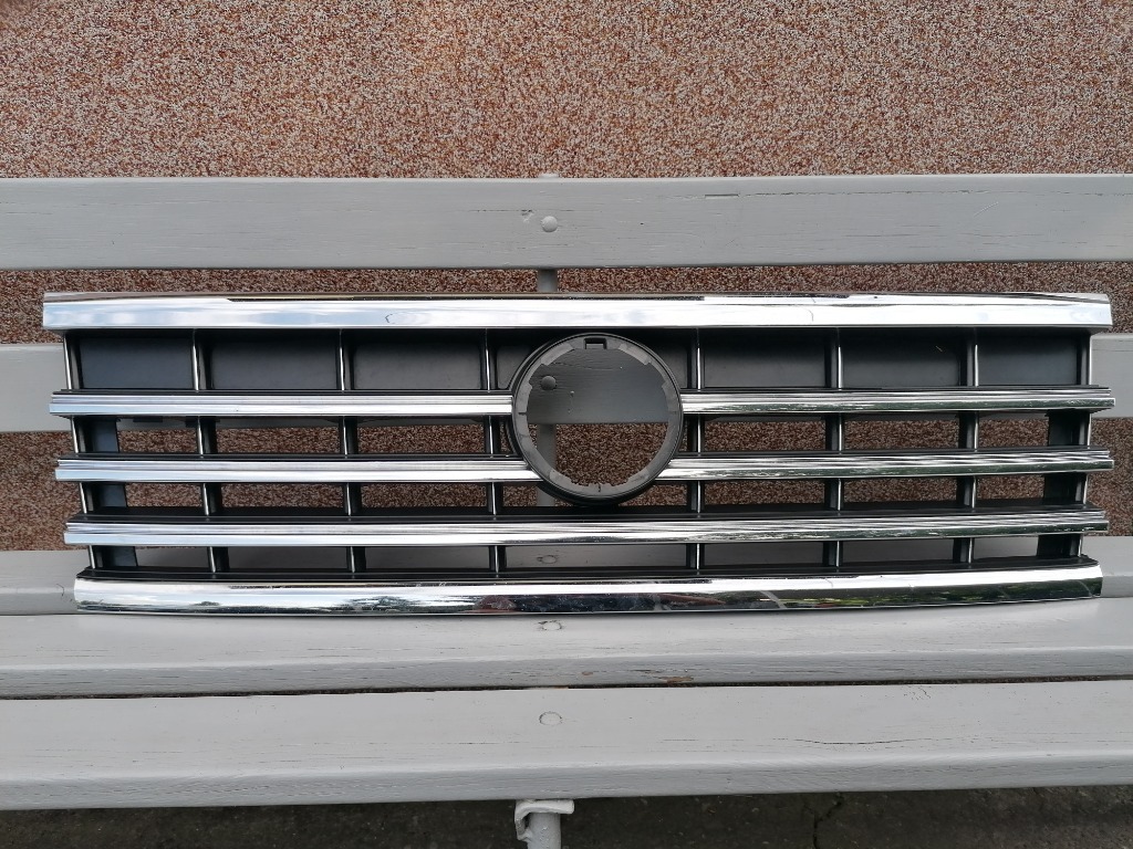 VW Touareg atrapa grill 760853653 760853651 | Starowa Góra | Ogłoszenie ...