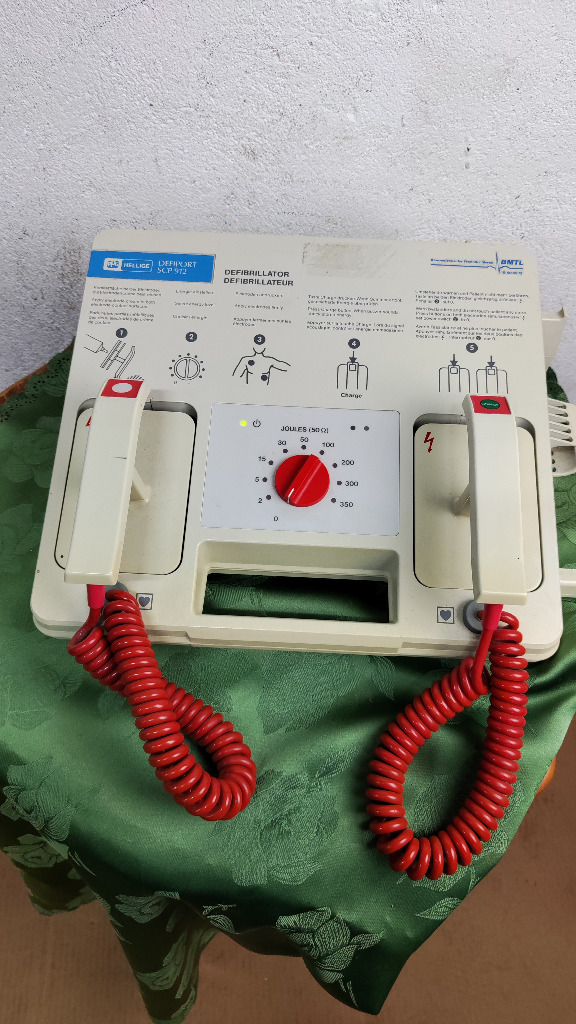 Defibrylator HELLIGE DEFIPORT SCP 912 | Świnoujscie | Kup teraz na ...