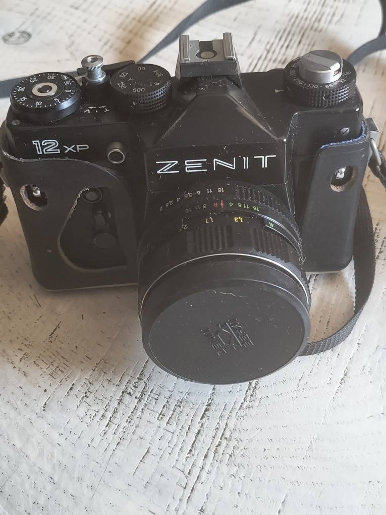 Aparat Zenit 12 XP + lampa retro | Ossy | Ogłoszenie na Allegro Lokalnie