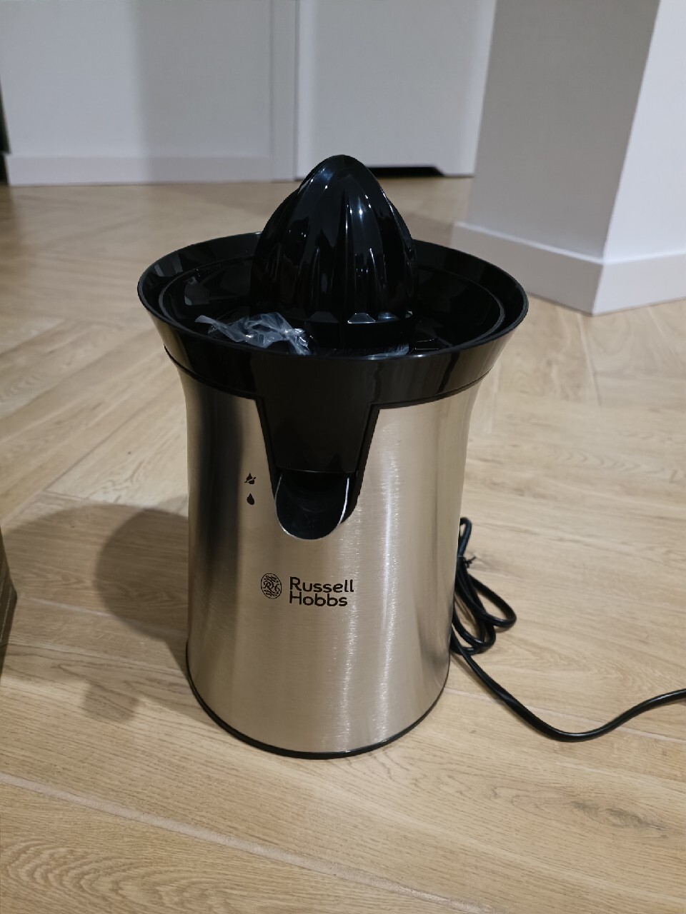 Wyciskarka do cytrusów Russell Hobbs czarny 60 W | Dęblin | Kup teraz na Allegro Lokalnie