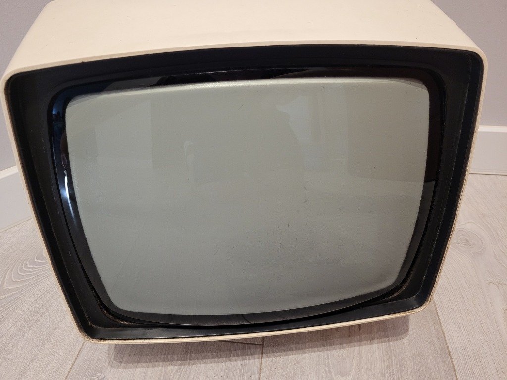 Zabytkowy stary Retro telewizor turystyczny Neptun kultowy w PRL ...