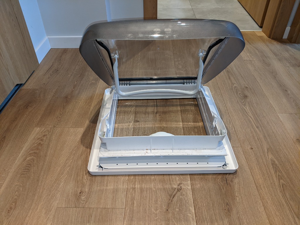 Okno dachowe 40x40 Dometic Mini Heki Style BG1743 | Wrząsowice | Kup ...