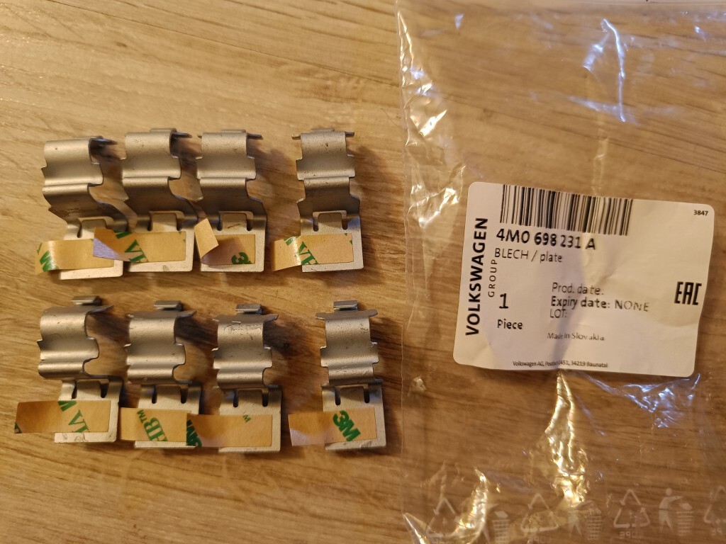 Blaszki montażowe klocki hamulcowe 4M0698231A | Poznań | Kup teraz na ...