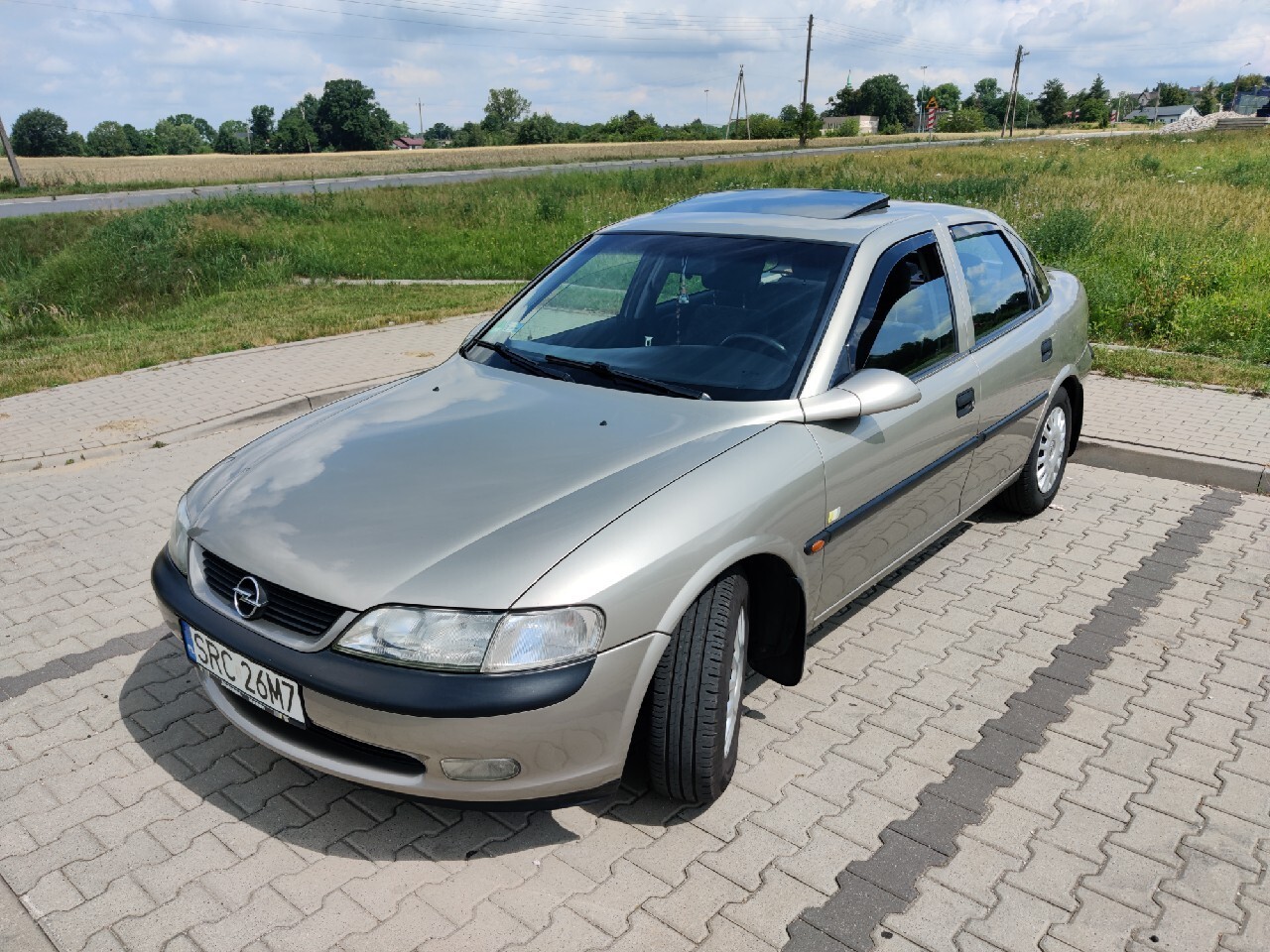 Opel Vectra B Sedan 1.6 8V 75KM świetny stan ! | Racibórz | Ogłoszenie ...