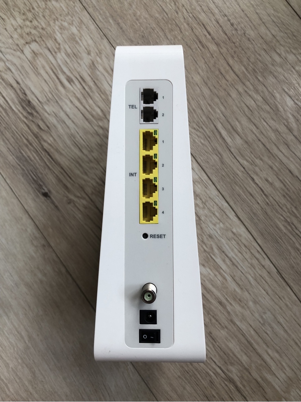 Connect Box (Compal) Router przewodowy CH7465LG-LC | Warszawa | Kup ...