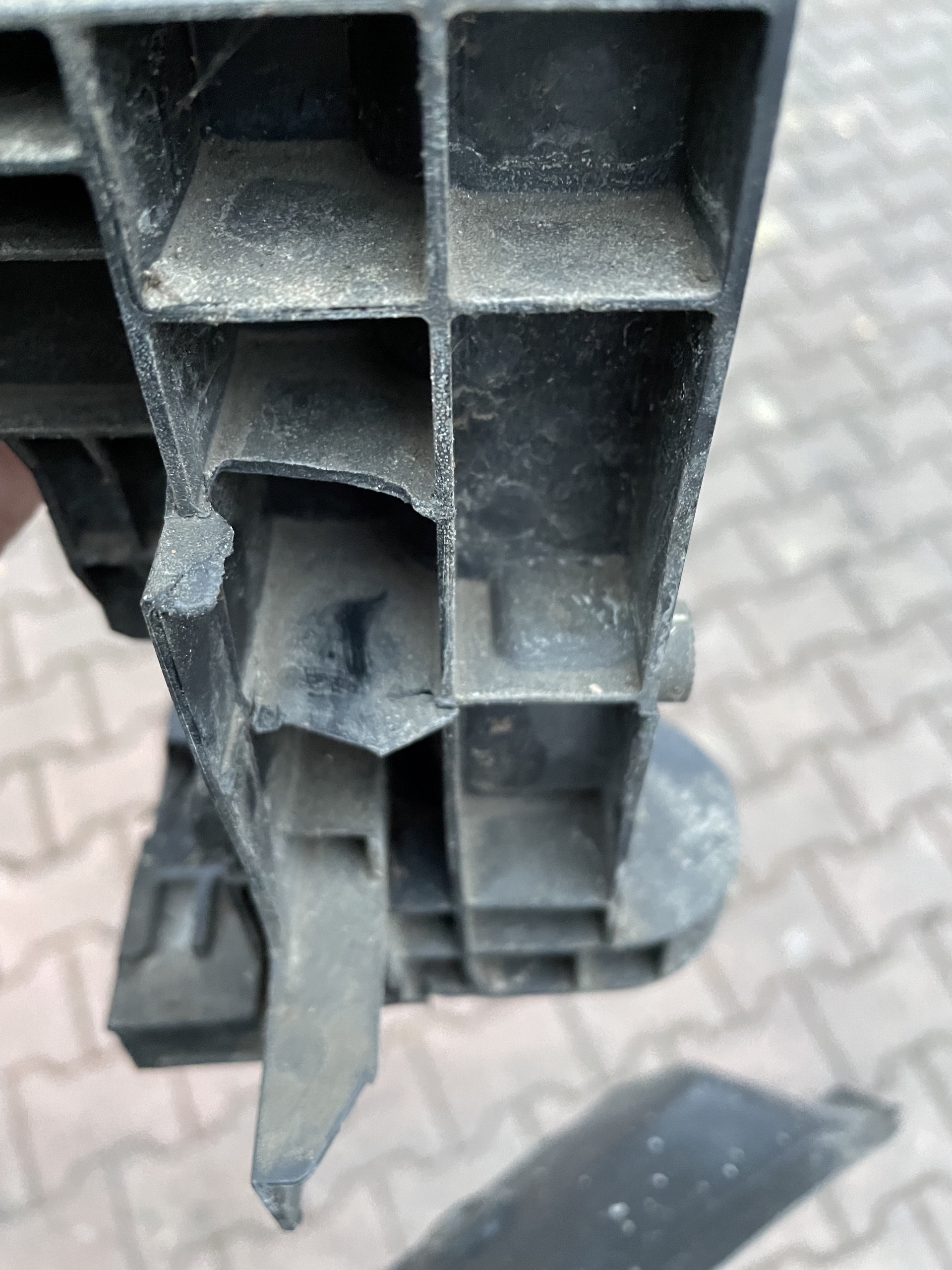 Mocowanie wspornik chłodnicy mercedes a0995042318 | Pleszew | Kup teraz ...