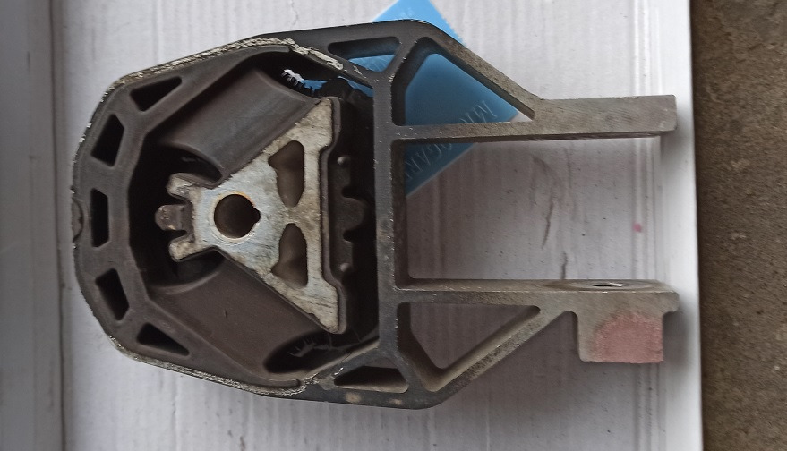 poduszka skrzyni biegów Ford 1751001 AV61-6P082-AC Focus mk2 mk3 Kuga ...