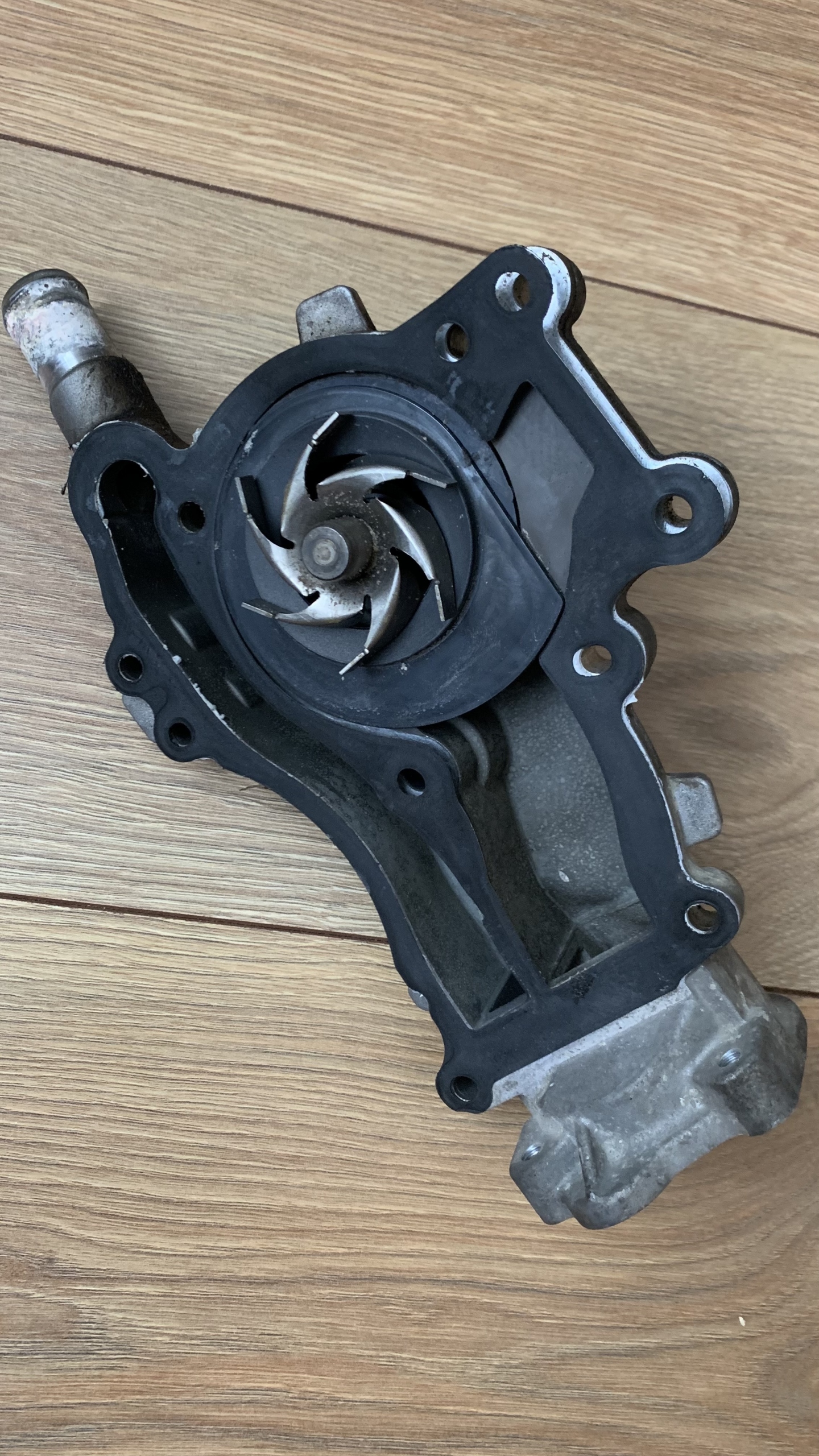 Pompa Chevrolet Aveo t300 gm 55579016 oryginał | Stalowa Wola | Kup ...