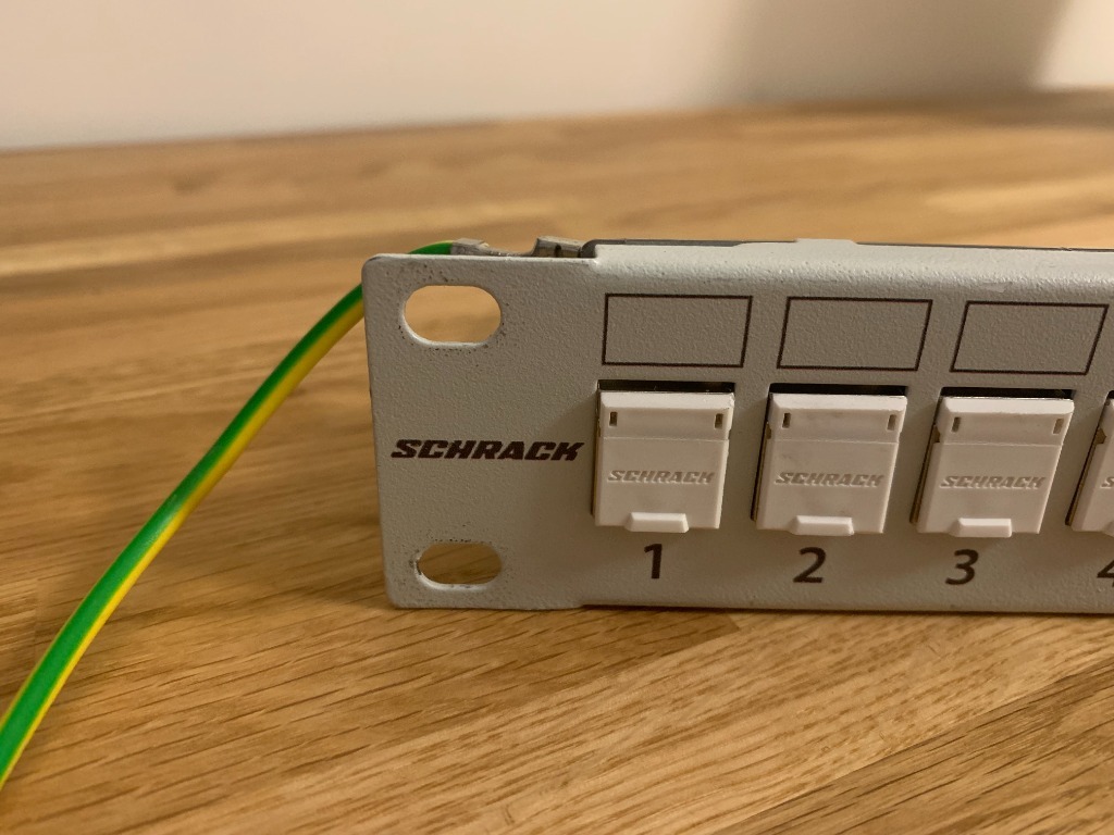 Patch panel schrack 19" 24-porty wyposażony 1U ECO | Warszawa ...