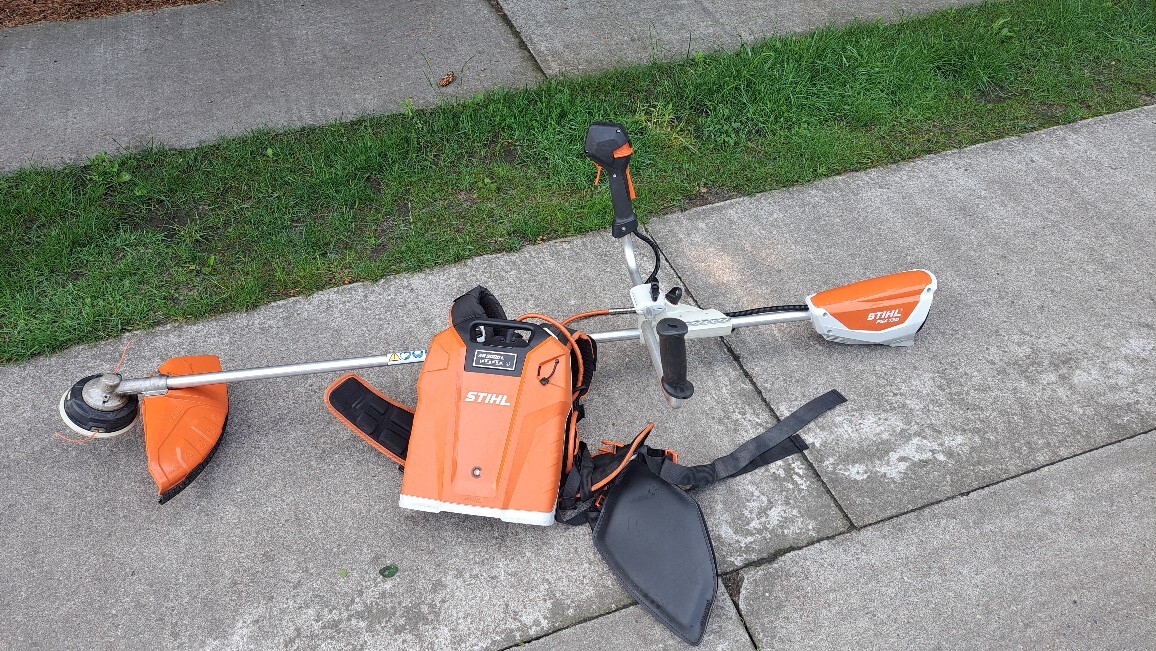 Kosa akumulatorowa STIHL FS 130 aku AR 3000L ładowarka AL 500 komplet ...