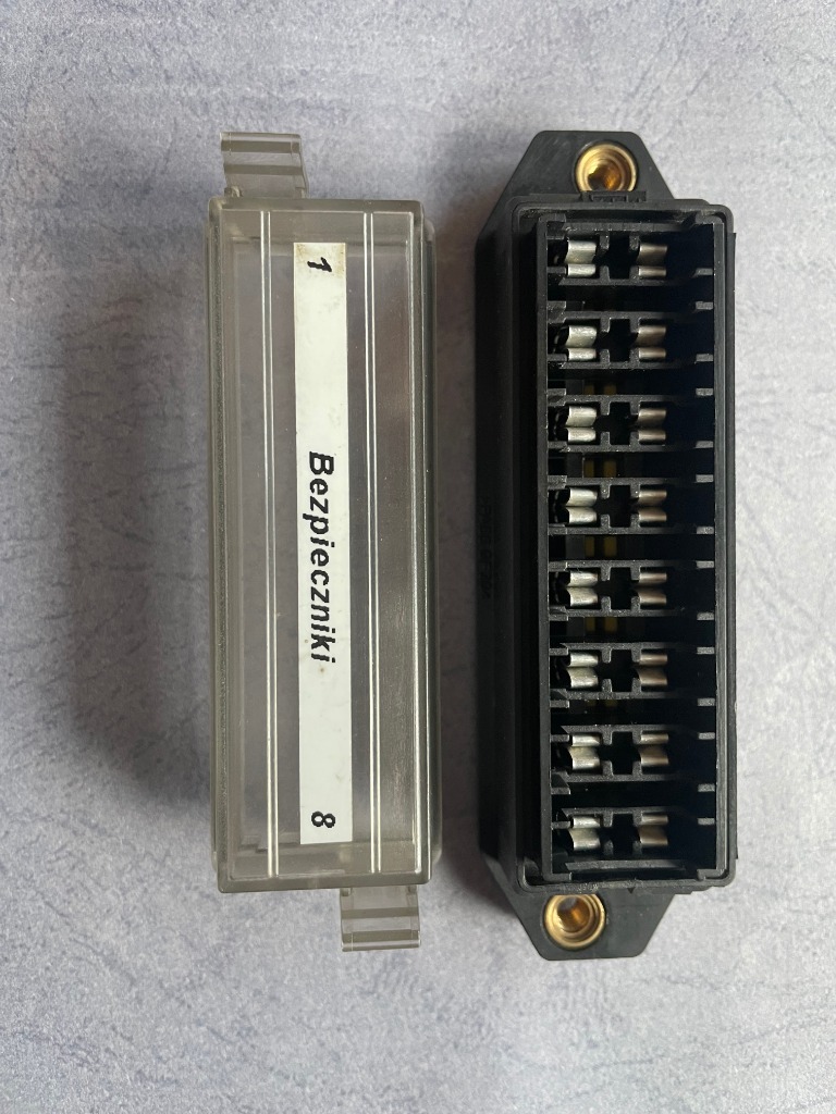 GNIAZDO piecznika samochodowego 8x30A | Legnica | Kup teraz na Allegro Lokalnie