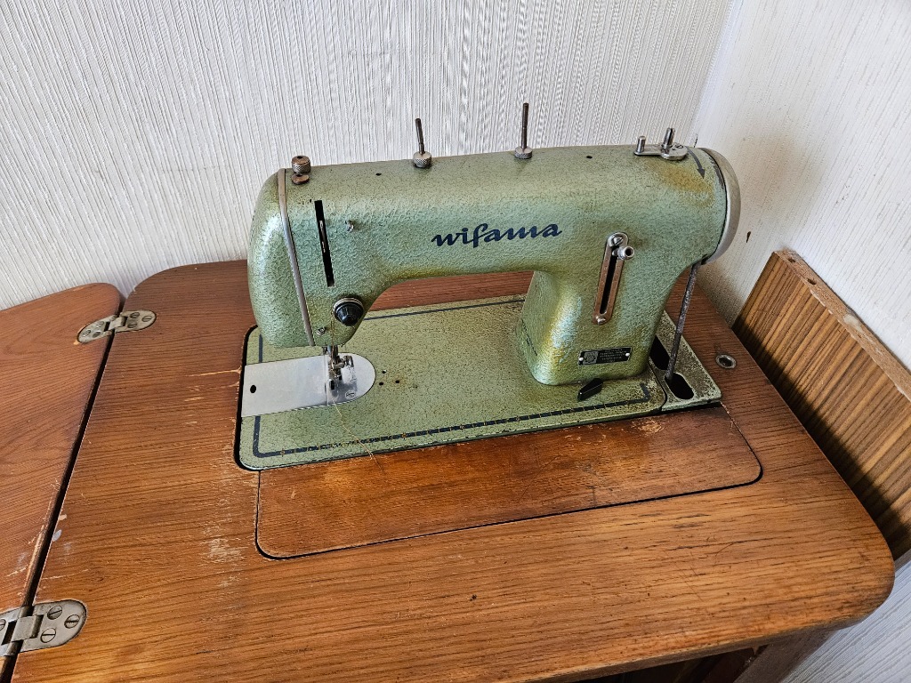Maszyna do szycia Wifama z obudową | Pruszcz Gdański | Ogłoszenie na ...