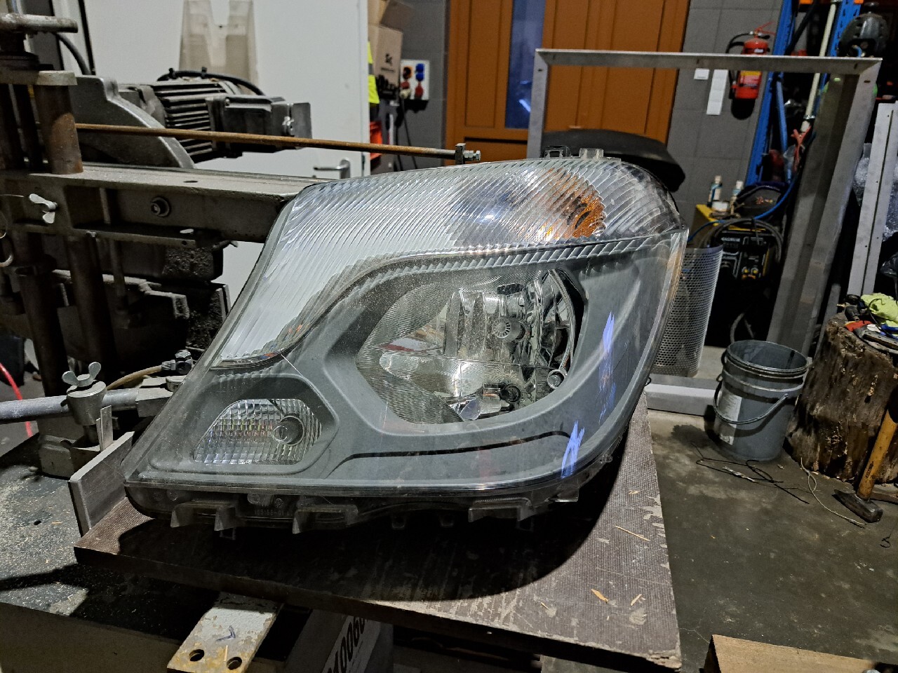 Lampa mercedes sprinter a9068205600 | Niepołomice | Kup teraz na ...