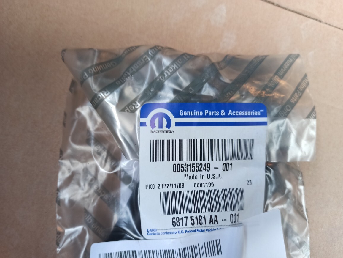 Zaślepka lampy bagażnika Mopar 68175181AA 68175180 | Gliwice | Kup ...