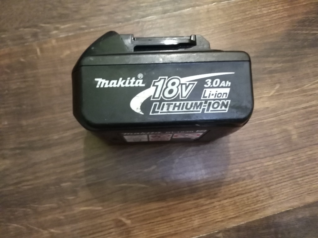 Akumulator Li-Ion Makita BL1830 18 V 3 Ah | Wrocław | Licytacja na ...