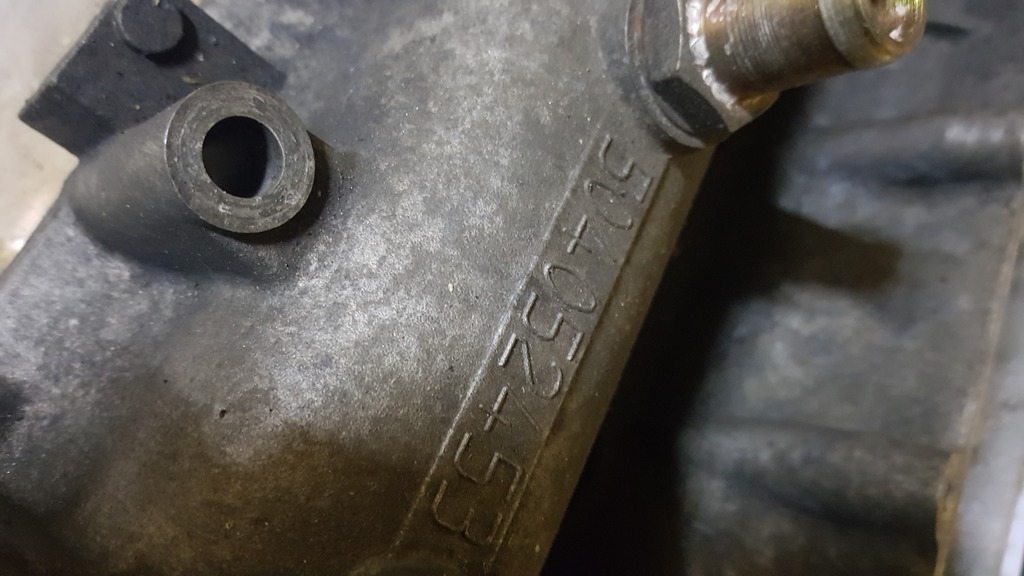 Iveco ducato 2 3 pokrywa wałków rozrządu 504052453 | Bartoszyce | Kup ...