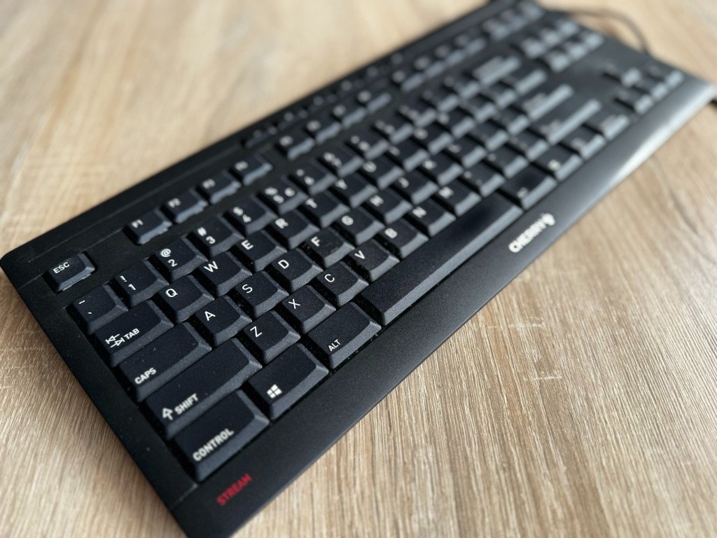 KLAWIATURA CHERRY STREAM TKL jak Logitech UltraX Premium | Dąbrowa ...