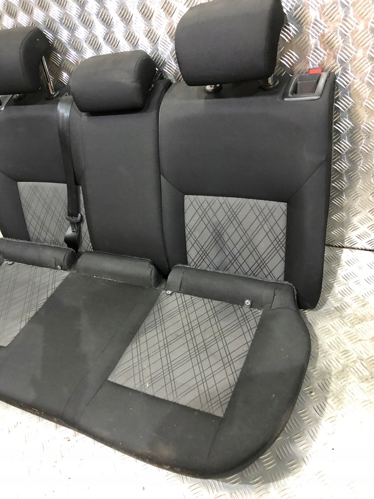 TYLNA KANAPA SEAT TOLEDO IV 4 - 9780179881 - oficjalne archiwum Allegro