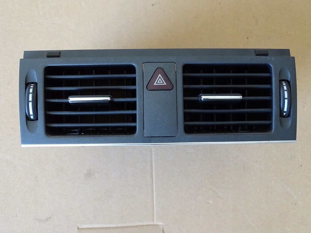 Kratka nawiewu Mercedes W204 2048307354 - 10418670859 - oficjalne ...