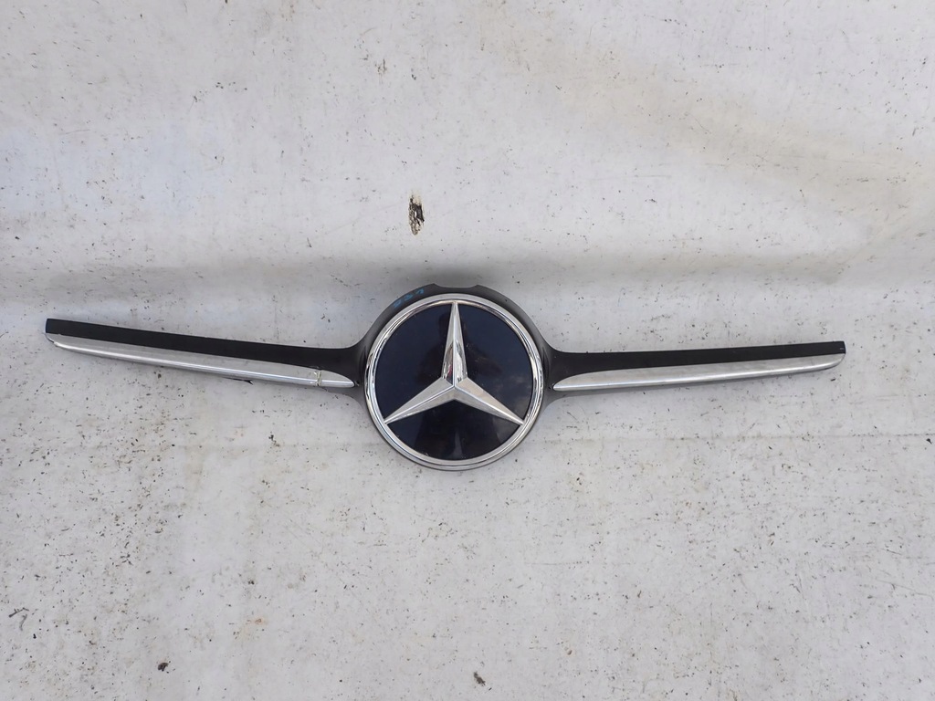 MERCEDES C-KLASA W205 AMG 14-21 LISTWA GRILLA - 12370510224 - oficjalne ...