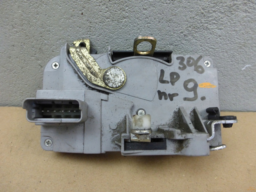 zamek drzwi PEUGEOT 306 lewy przód - 13073521676 - oficjalne archiwum Allegro