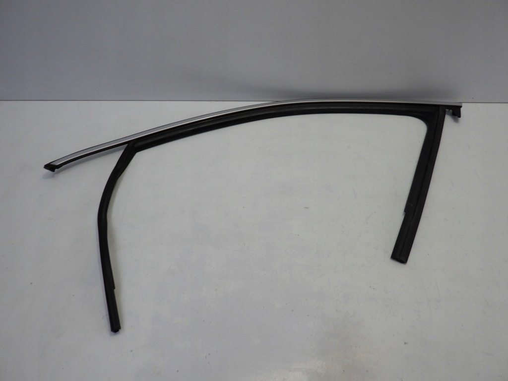 AUDI Q3 83A F3 2021 USZCZELKA DRZWI LEWY PRZÓD - 12515511066 - oficjalne archiwum Allegro