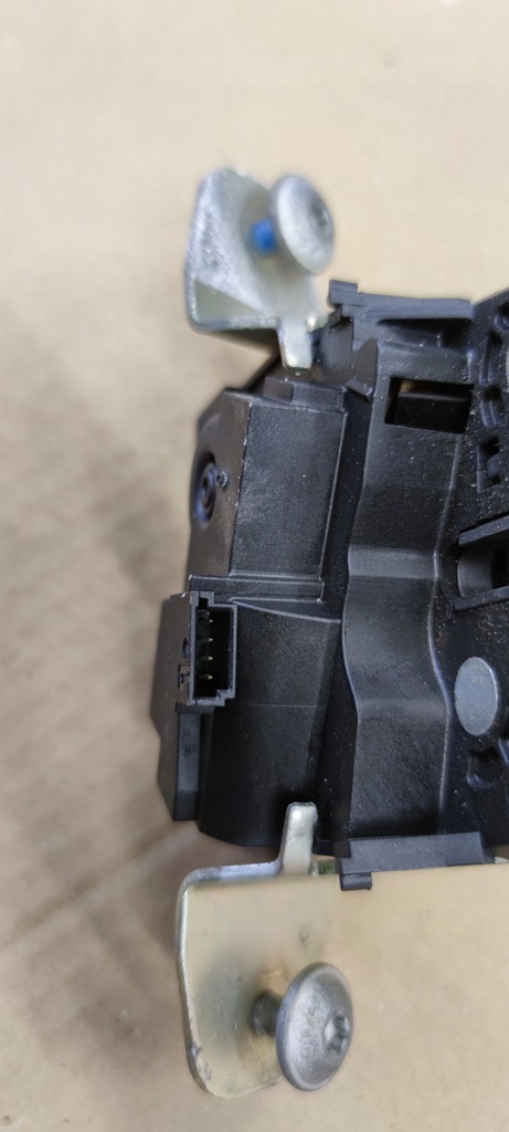 MERCEDES W212 ZAMEK KLAPY TYŁ KOMBI 2047400735 - 12352600236 ...