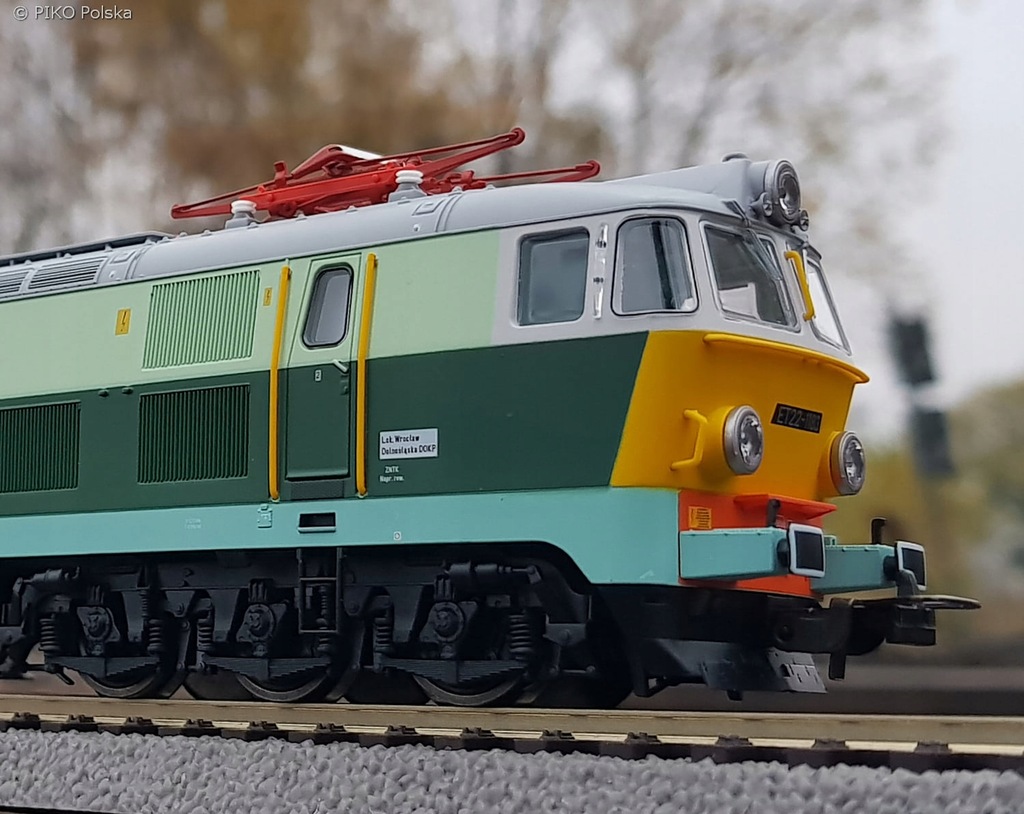 Lokomotywa Elektrowóz ET22-1183 PKP H0 PIKO 96335 - 10682613748 - oficjalne archiwum Allegro
