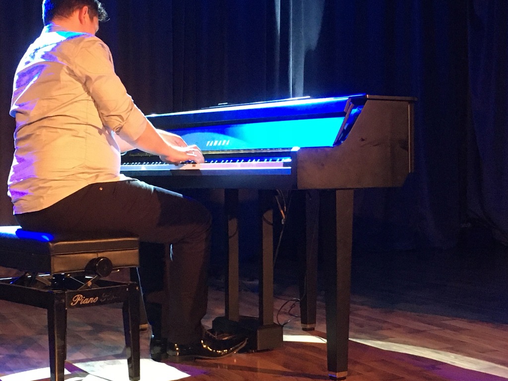 Wynajem Fortepian elektryczny Yamaha Gran touch - 11315413101 ...