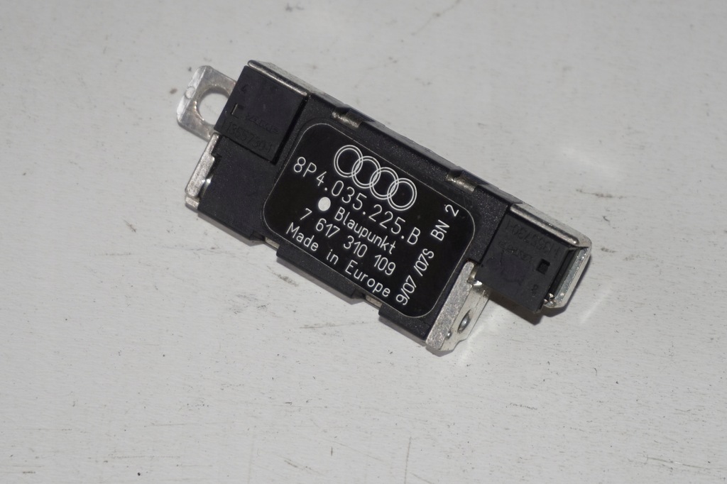 WZMACNIACZ ANTENY AUDI A3 8P - 10821130172 - oficjalne archiwum Allegro