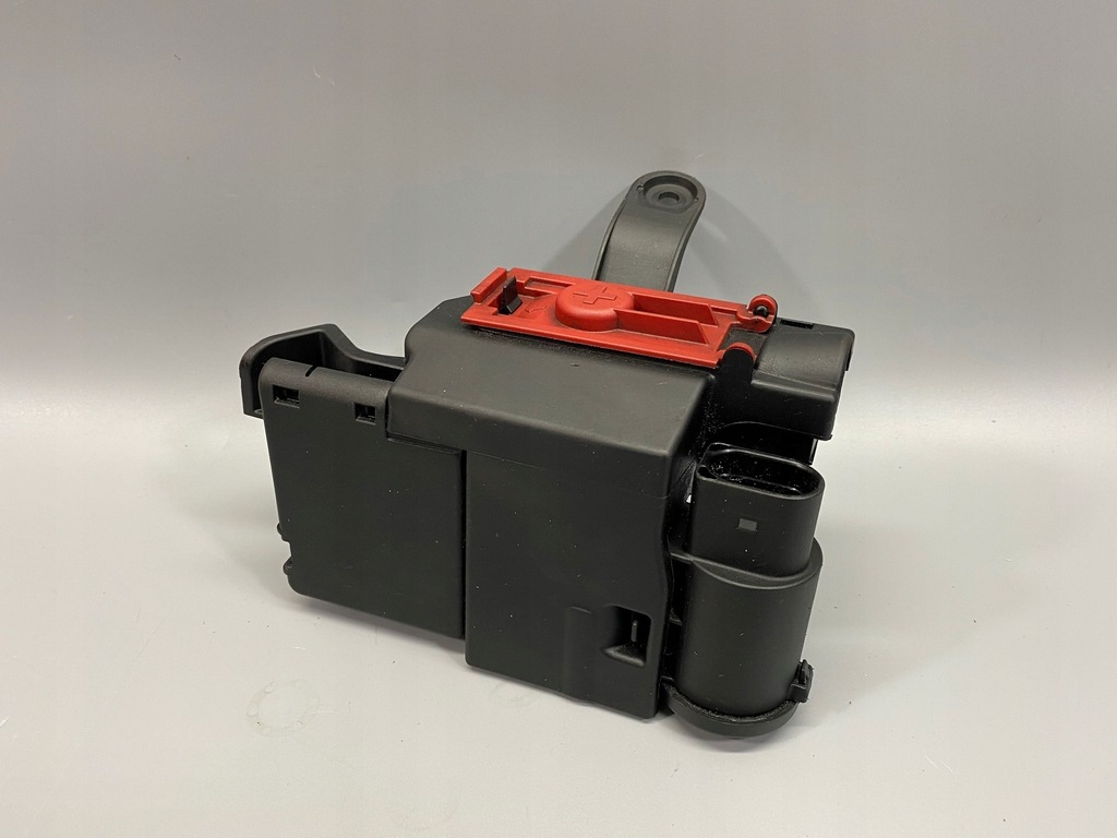 AUDI A4 B9 A5 ROZDZIELACZ PRĄDU 8W0941824AN - 11205761706 - oficjalne ...