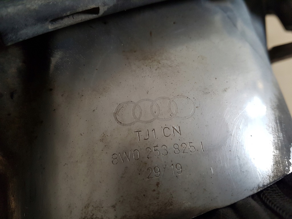 AUDI A4 B9 końcówka wydechu mocowanie 8W0253825L - 12844071581 ...
