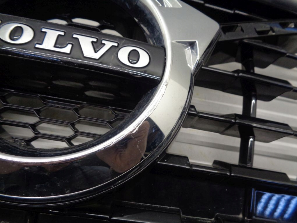 VOLVO V40 LIFT R DESING 16- grill atrapa - 11617939298 - oficjalne ...